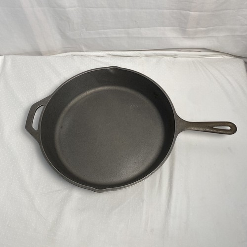 Vintage Lodge 13.75” No. 12 SK Cast Iron Skillet USA Nice Large Heavy ...