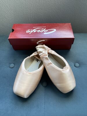 Women’s Capezio #126 “Tiffany” Pointe Shoes Size 10W | eBay