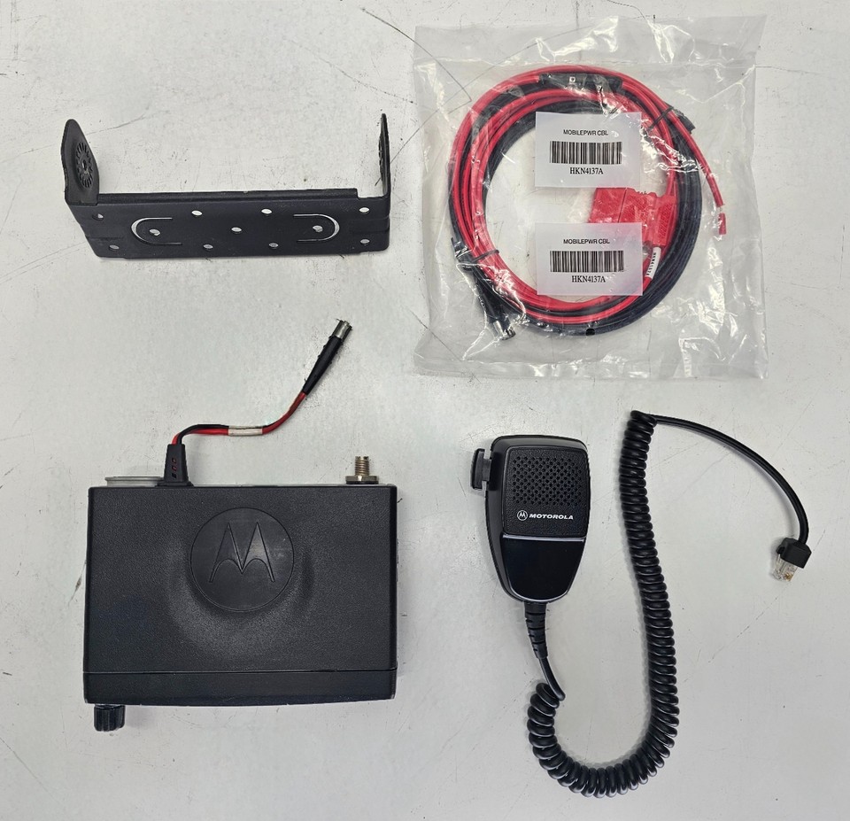 Motorola PM400 UHF 438-470 MHz 64 Channel 25 Watt (Complete Kit) | eBay