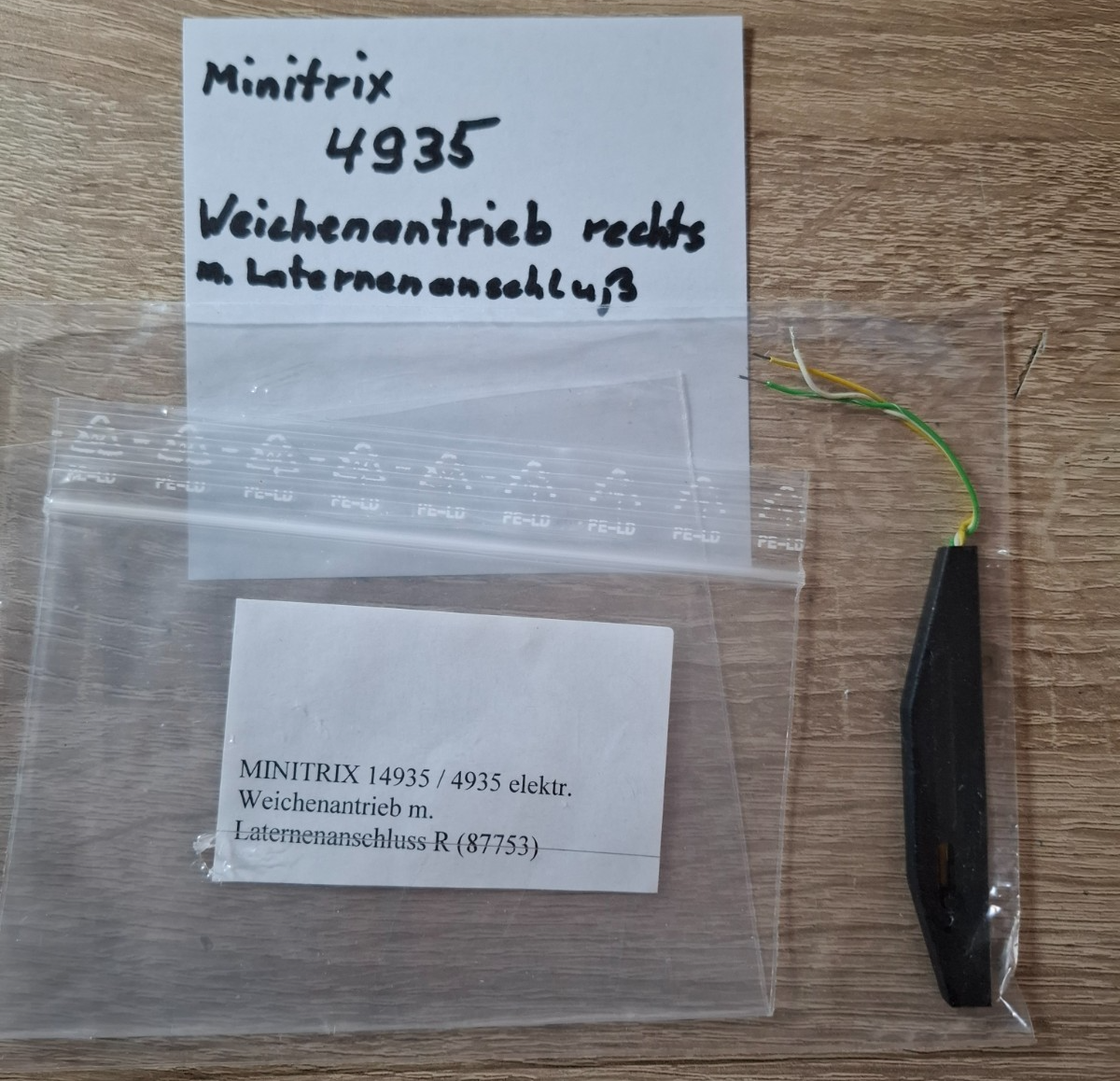 MINITRIX 14935 / 4935 elektr. Weichenantrieb m. Laternenanschluss R ...