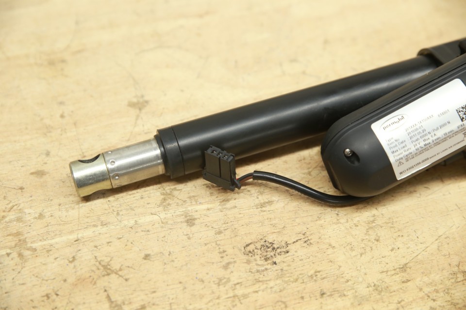 *TESTED* Permobil Legrest Footrest Actuator Motor 281698-01 614801 F3 ...