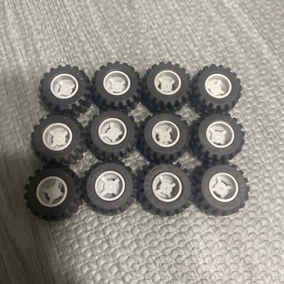 12 LEGO Tire 6015 21 x 12mm with Wheel notched Hole light gray Lot Of ...