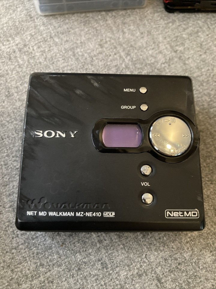 Sony Mini Disc Player MZ - NE410 WITH Discs DAMAGED BUT WORKS PLEASE ...