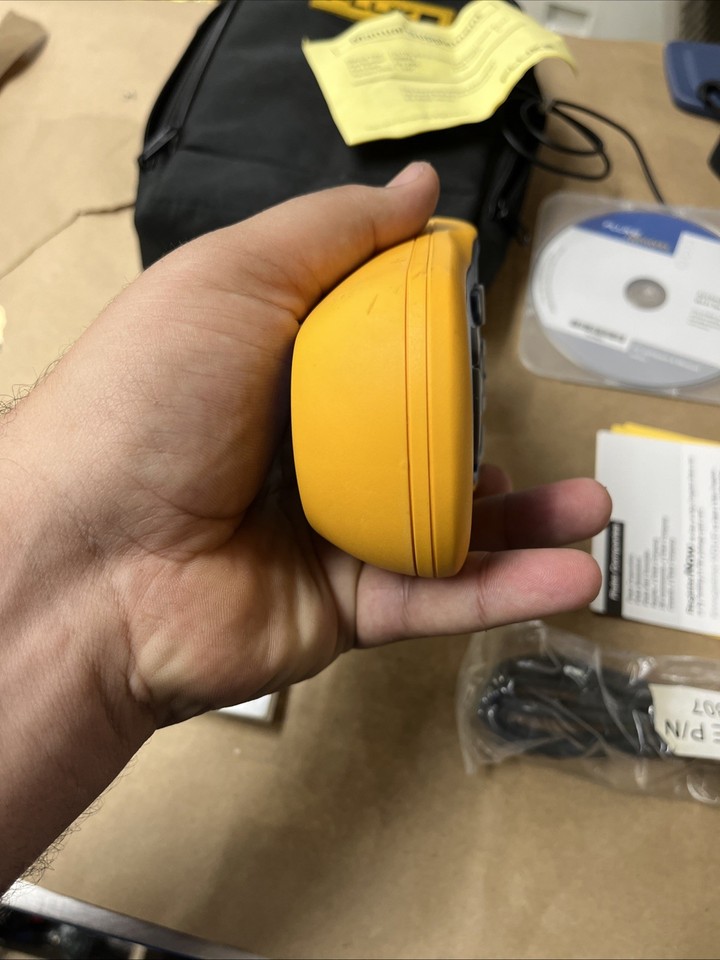 Fluke Networks AirCheck 802.11 a/b/g/n Handheld Wi-Fi Wireless Network ...
