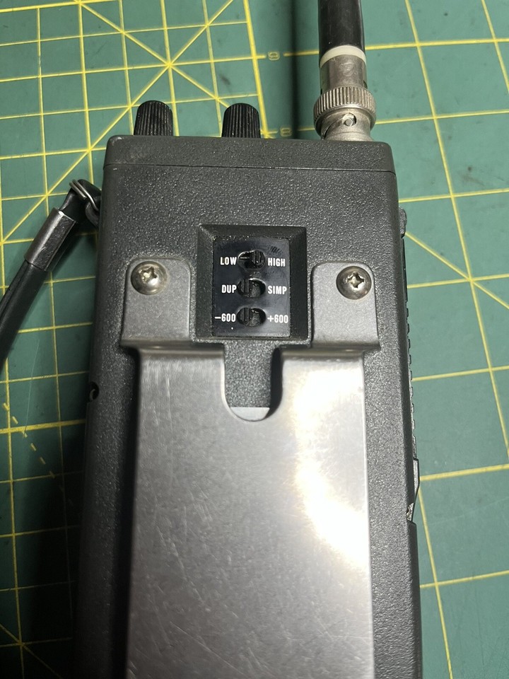 ICOM IC-2AT 2 Meter HT | eBay