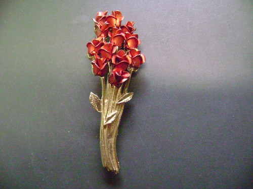 SIGNED DM, '97 GOLDTONE DOZEN METAL RED ROSES BROOCH | eBay