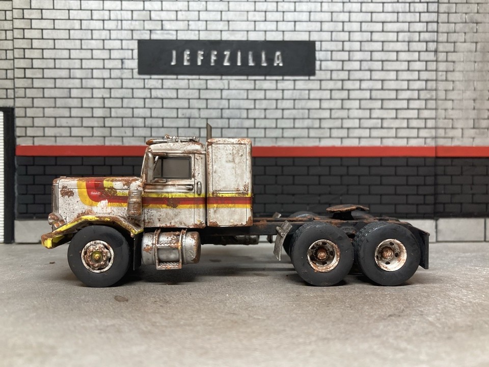 1971 Peterbilt 351 NEO Scale Models Resin 1/64 Weathered Semi Truck ...