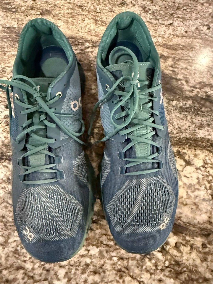 ON Running Cloud 5 OC Sneakers Mens Size 12 Blue & Green Tennis Shoes ...