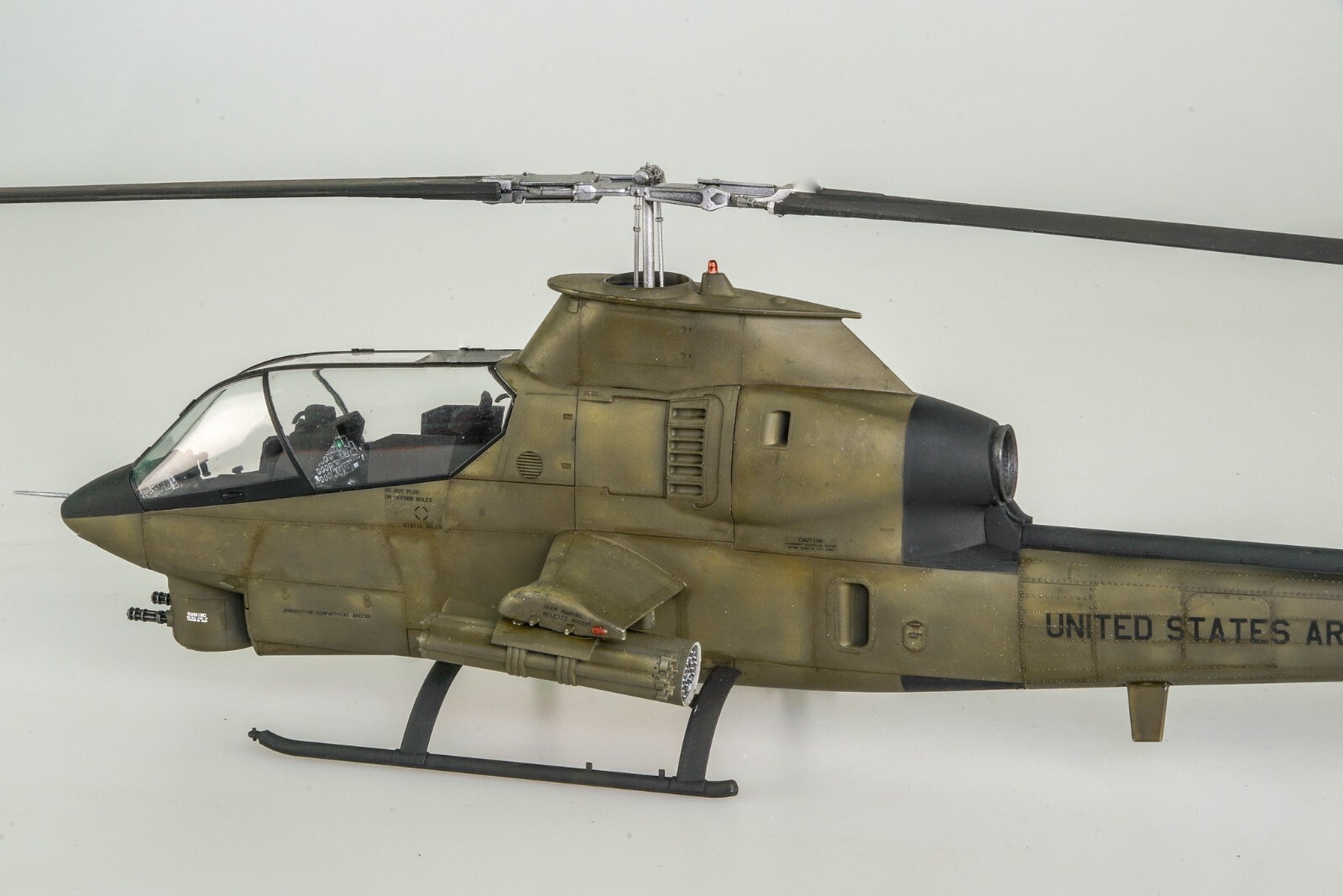 (Pre-Order) AH-1G Cobra Helicopter Vietnam war 1:32 Pro Built Model | eBay