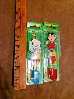 2 Vintage Collectible Peanuts Toothbrushes, Snoopy, Lucy-Happee Teeth ...