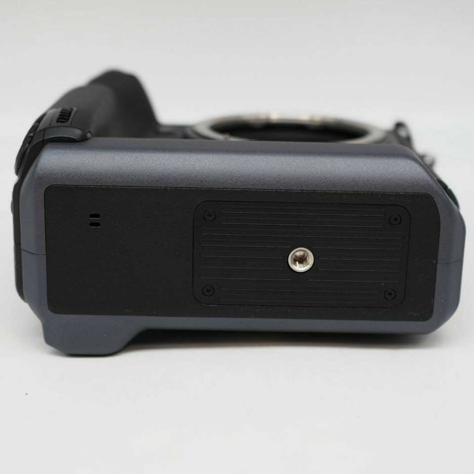 Mint FUJIFILM GFX 100 body, 24 shots, super rare, limited time only ...