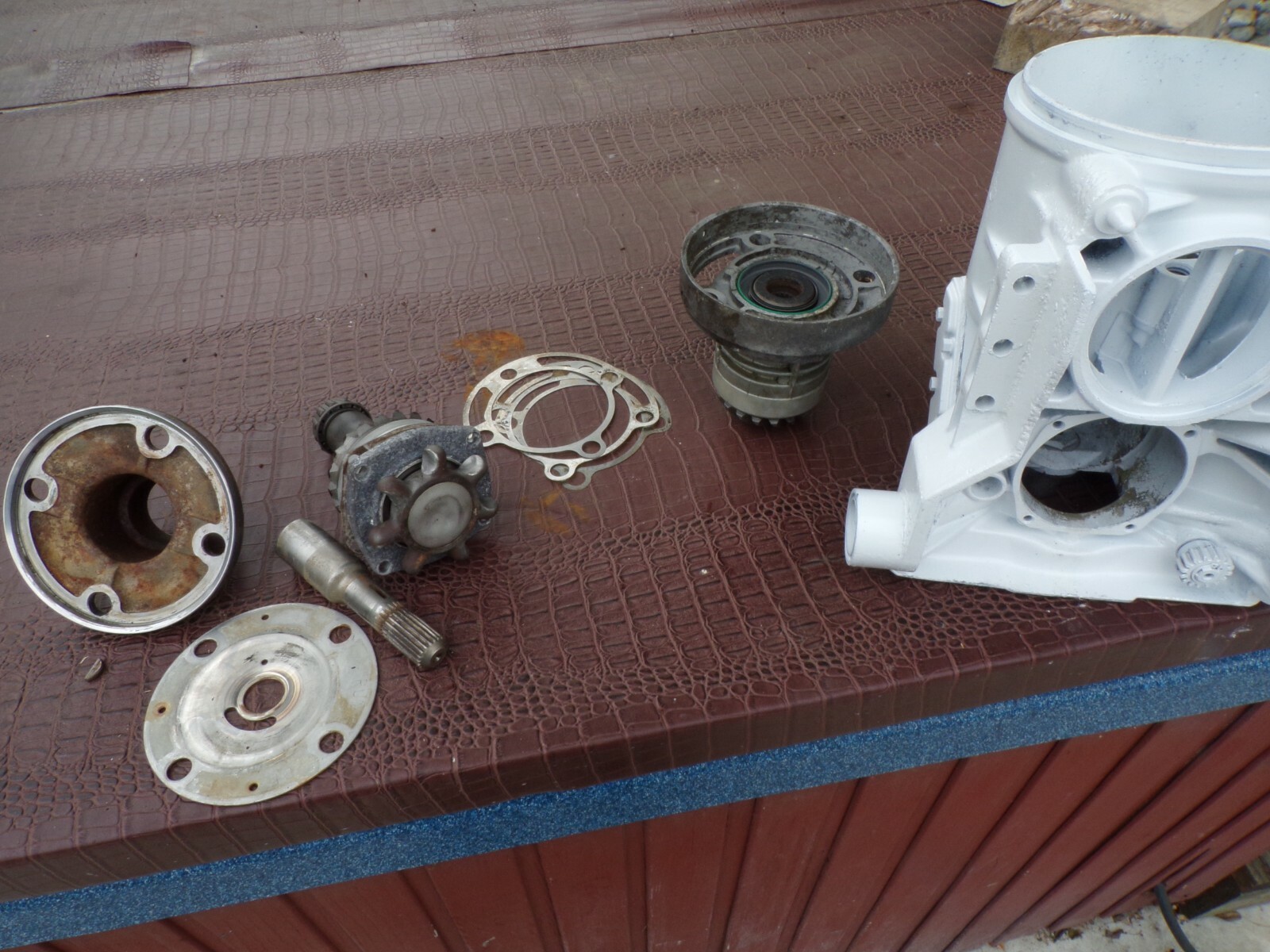 982486 981056 OMC Stringer 400 4 Cylinder Upper Gear Case 21/18 ...