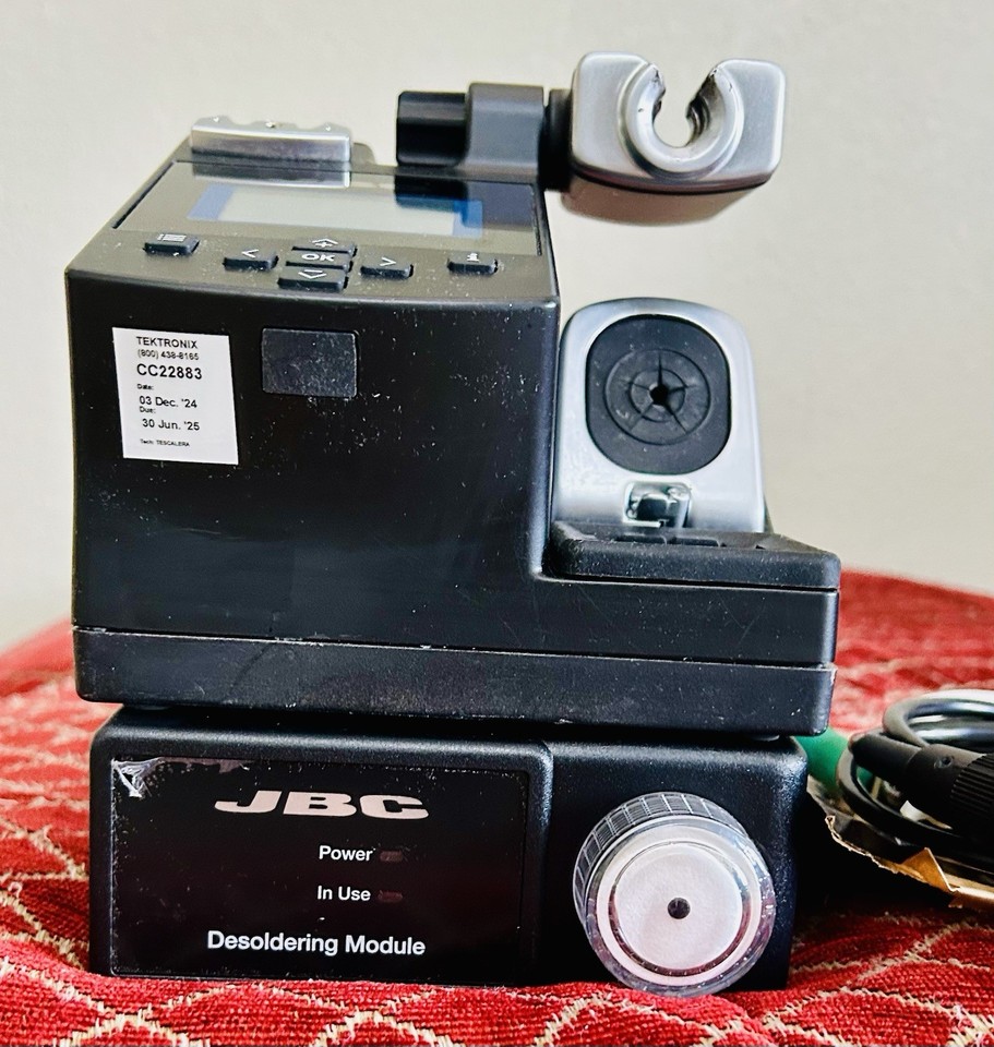 JBC CD-1BQF Soldering Station and Electronic Desoldering MSE-A Module ...