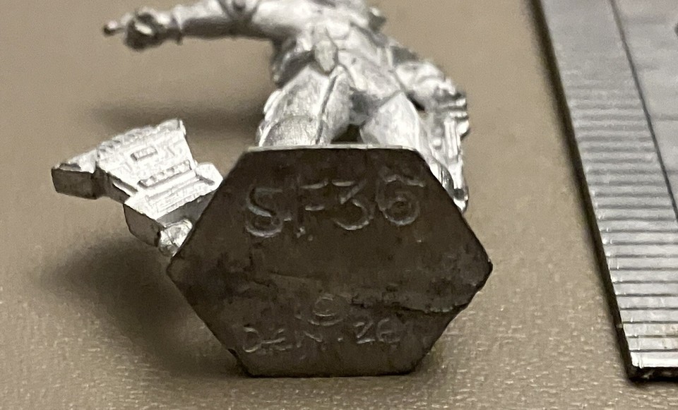 Denizen Miniatures 25mm scale metal Sci-fi SF36 “ Space Troops Officer ...