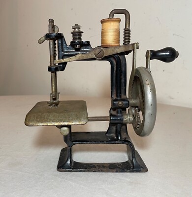 Sewing Machines - Antique Free Sewing Machine
