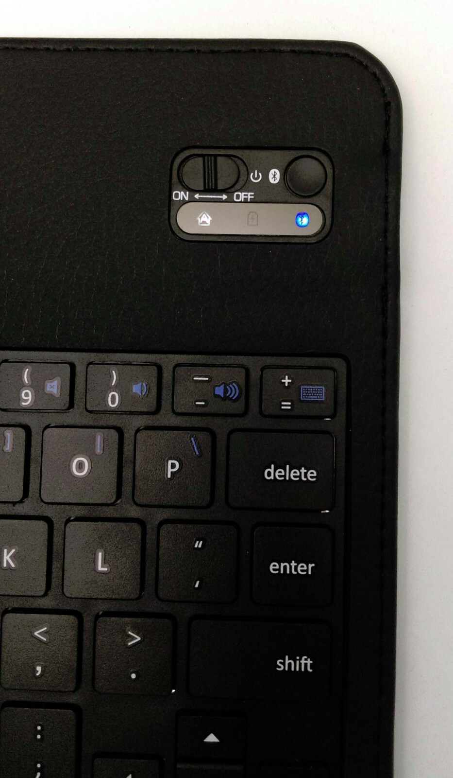 Apatronix KX130 Bluetooth Wireless Rechargable Keyboard for iPad Pro 9. ...