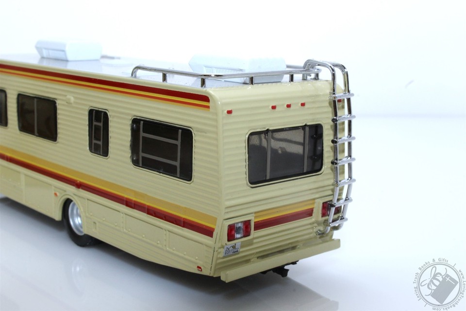 1986 Fleetwood Bounder Motorhome / RV Exclusive 1:64 Scale Diecast ...