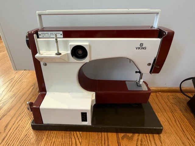 Husqvarna Viking 6570 Sewing Machine (Parts Or Repair) With Foot Pedal ...
