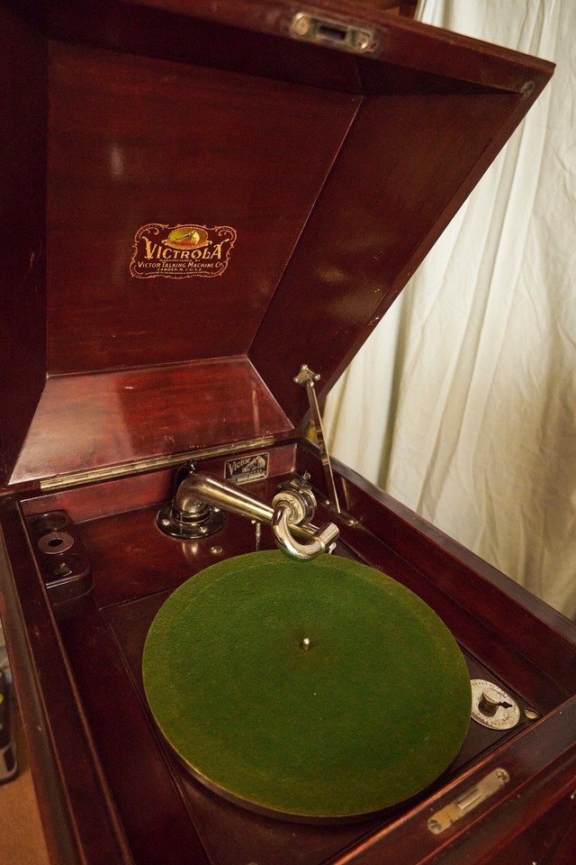 Antique Victor Victrola Talking Machine VV-XI Console Phonograph Cir ...