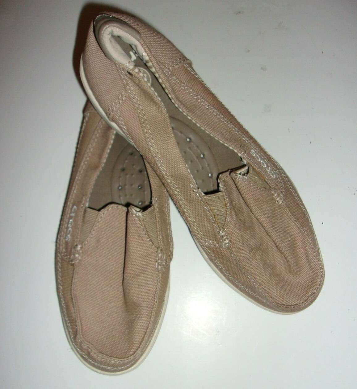 CROCS Women's 14391 Walu Tan Canvas Loafers Slip On B… - Gem