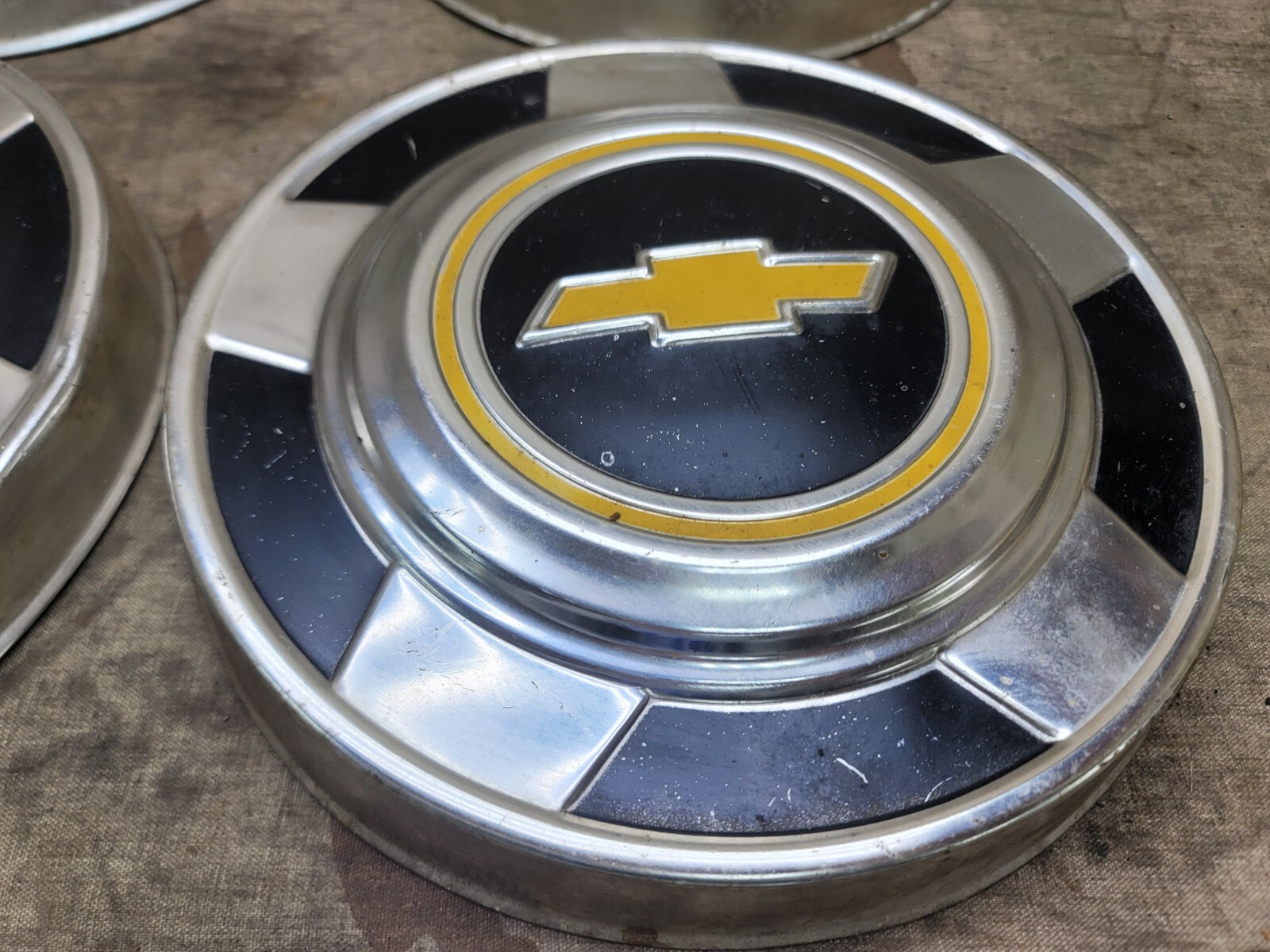 (4) 1973-1987 Chevy Pickup Truck Hubcap Cap OEM 1/2 1500 73-87 | eBay