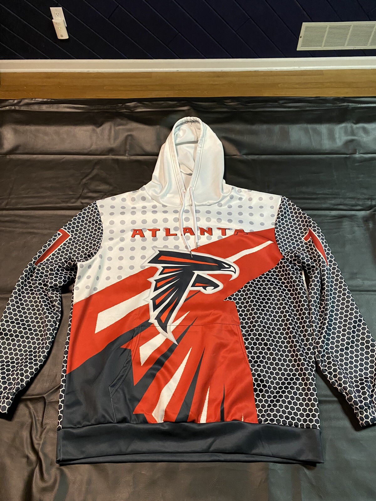 Atlanta Falcons Hoodie. XL Very Lightly Used, Only A Handful Of Wears ...