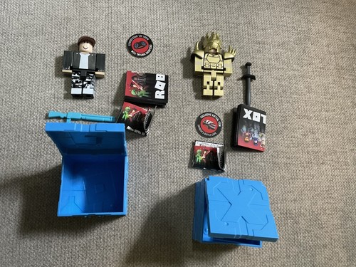 Roblox Series 9 Robin DeBank Figure /Soybean Lot Of 2 W/ Accessories No ...