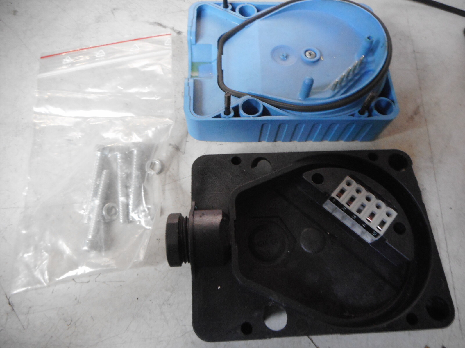 SICK -- IQ80-60NPP-KK0 -- IQL INDUCTIVE PROXIMITY SENSORS -- 7900227 ...