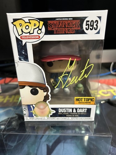 DUSTIN & DART Funko Pop #593 Hot Topic Signed By Gaten Matarazzo | eBay