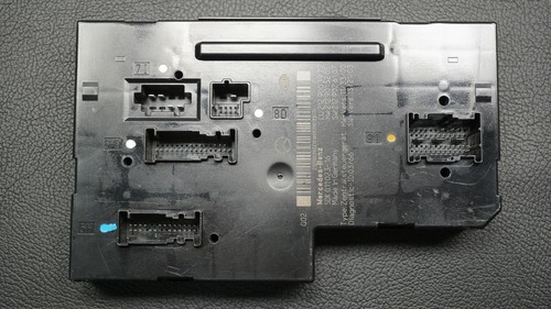 GENUINE MERCEDES BENZ CLS W218 REAR SAM MODULE ECU CONTROL UNIT HELLA ...