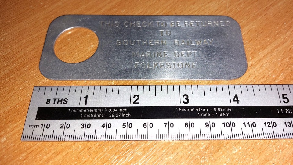 Original SOUTHERN RAILWAY MARINE DEPT. FOLKESTONE PORTER'S LUGGAGE ...