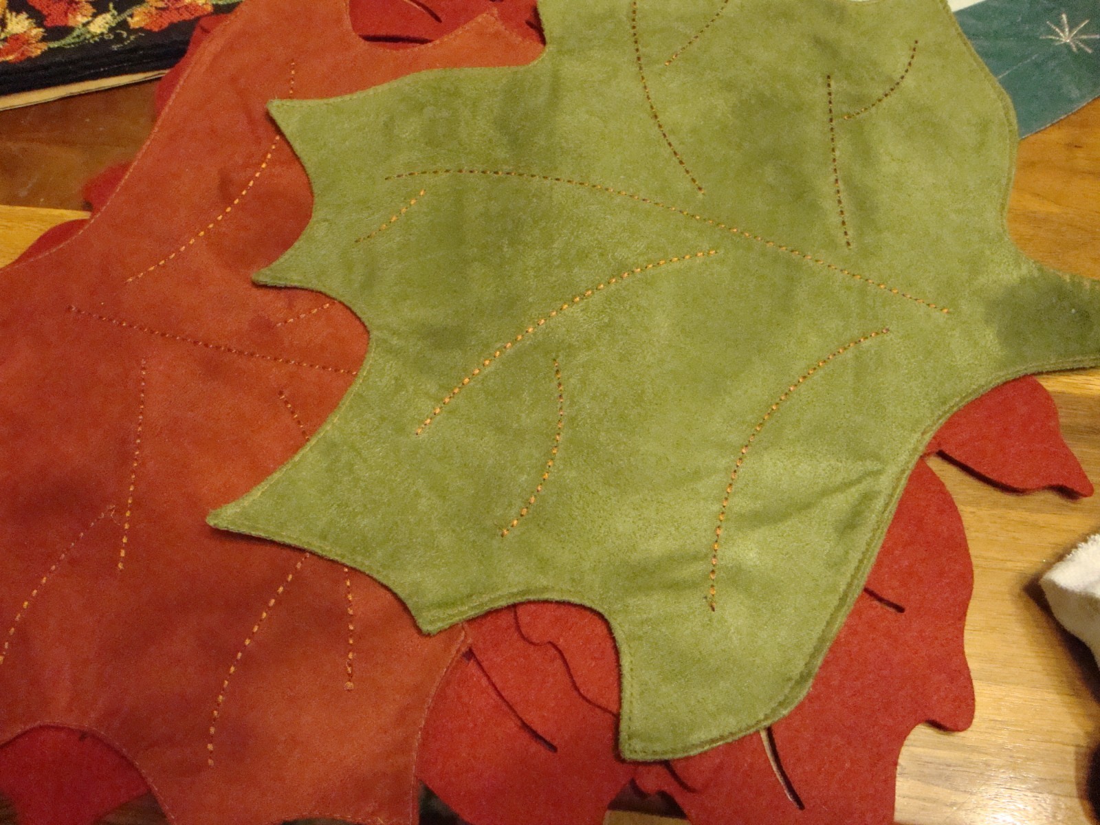 FALL AUTUMN 4pc Leaf Placemats + 2pc Faux Suede Leaf Placemats (Lot 6 ...