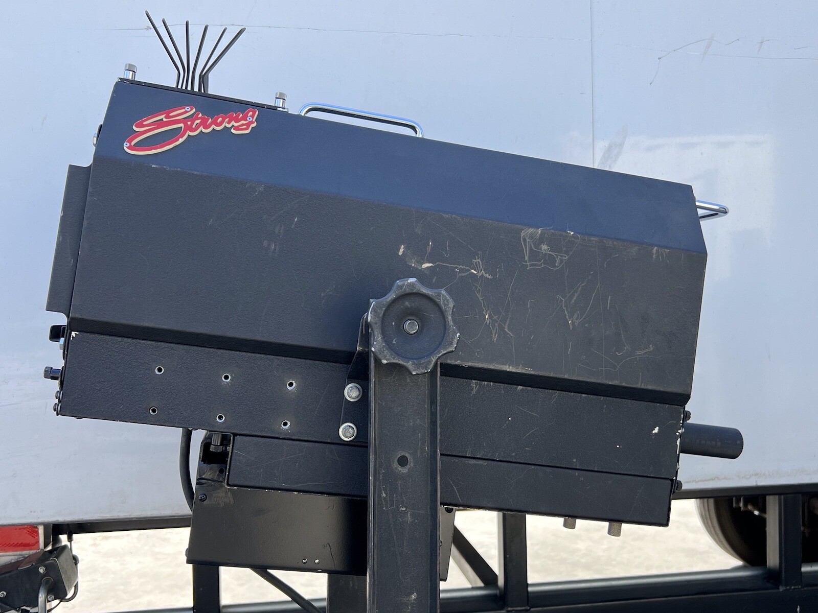 Strong Truss Trouper 1.2 1200 Watt Follow spotlight With Stand And Case ...