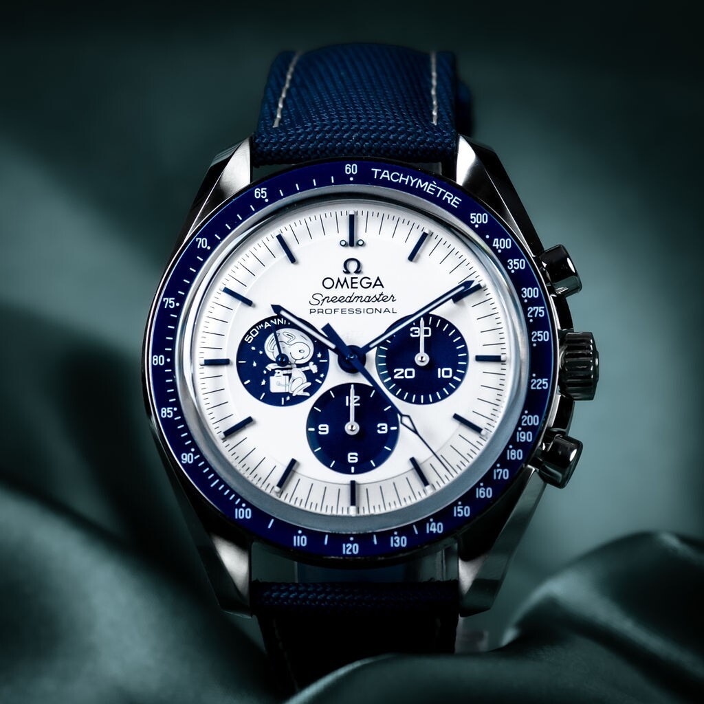 2025 Omega Speedy Moonwatch Silver "Snoopy" 50th Anni… - Gem