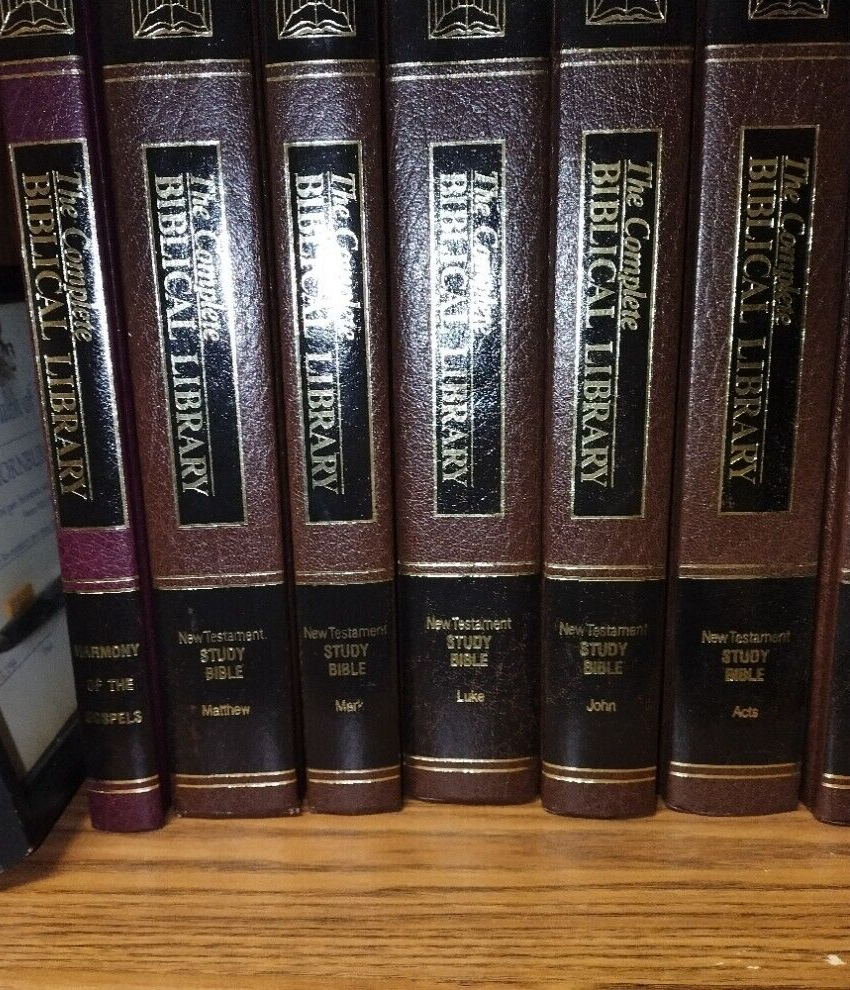 The Complete Biblical Library. The New Testament Set of 17 volumes ...