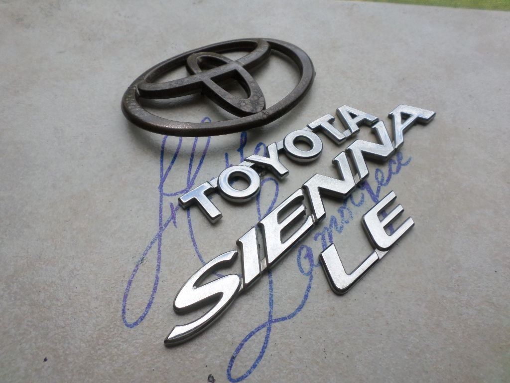 03-05 Toyota Sienna Le Trunk 75441-AE010 Emblem 75443-08020 Logo ...