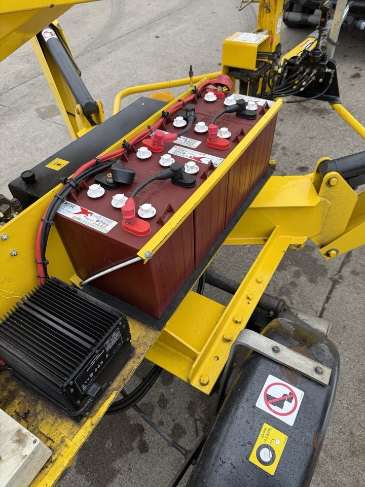 Niftylift 170 HDET Towable MEWP. Yellow From Factory. Used. Excellent ...