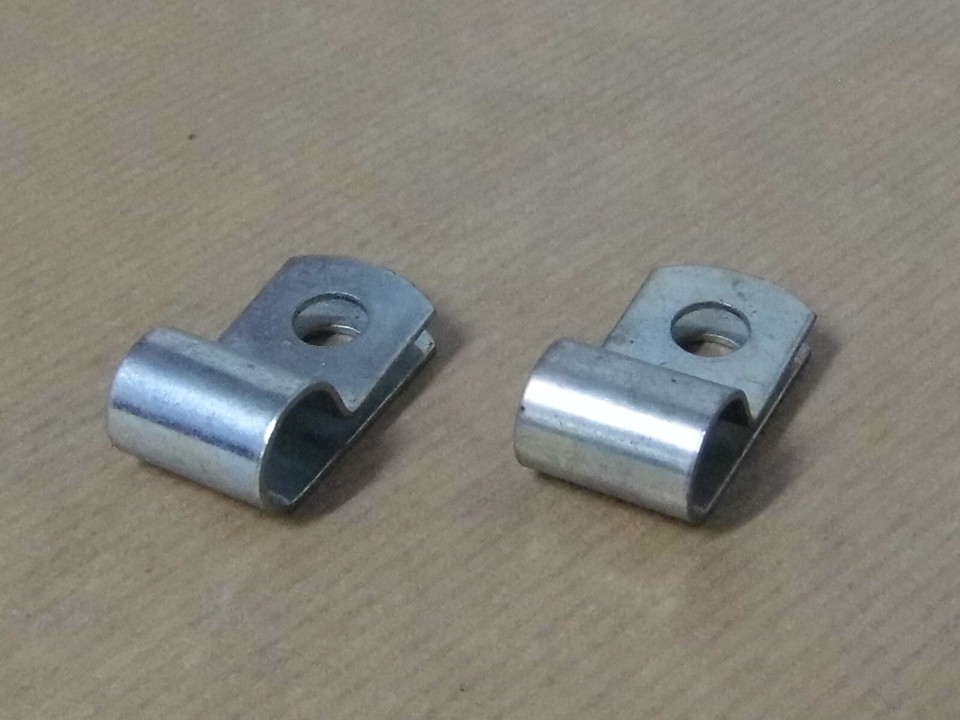 Triumph Tiger Cub F3098 Speedometer or Brake Cable Retaining Clip x2 ...