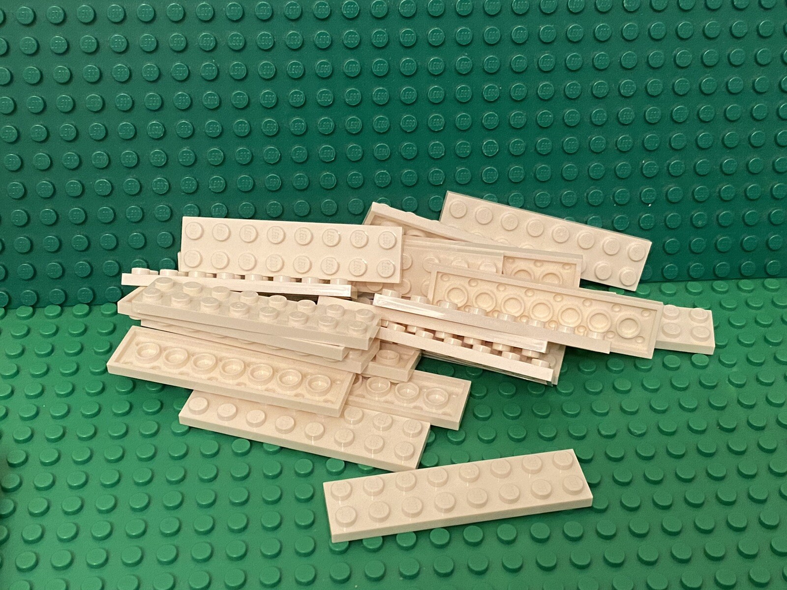 Lego 25 Pieces White 2x8 Plate / City/Friends Mini Figures Building ...