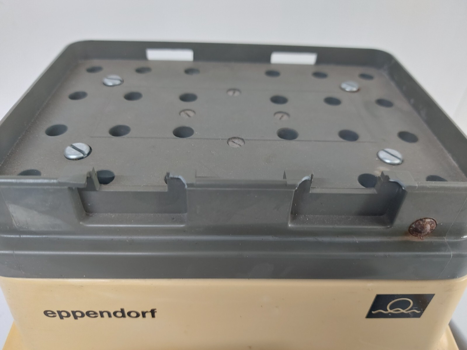 Eppendorf 5432 Microtube Mixer Shaker 24 Positions for sale online | eBay