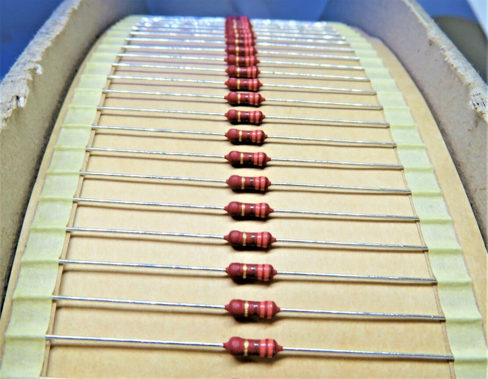 VISHAY PR01000103300JR500 FIXED RESISTOR, 1W, 330ohm, 350V, 5% 25-PC ...