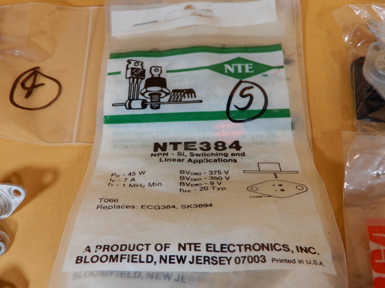 Huge Lot of Vintage TO-3 Transistors NTE121 2N669 2N443 2N3740 2N6235 ...