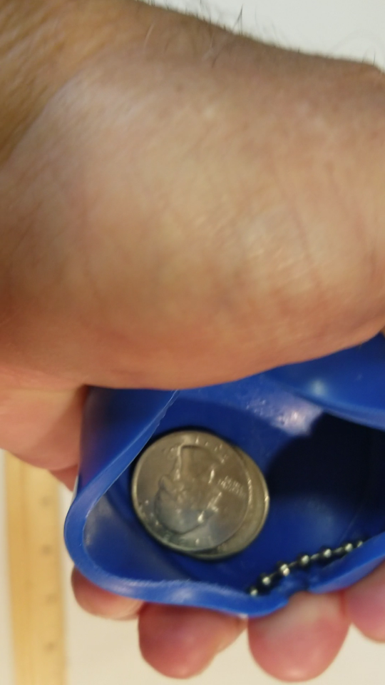 VINTAGE QUIKOIN RUBBER SQUEEZE COIN PURSE | eBay