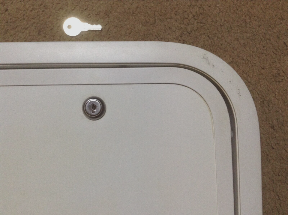 RV GENERATOR DOOR 25.25"x17.25" LOCKING BAGGAGE STORAGE COMPARTMENT ...