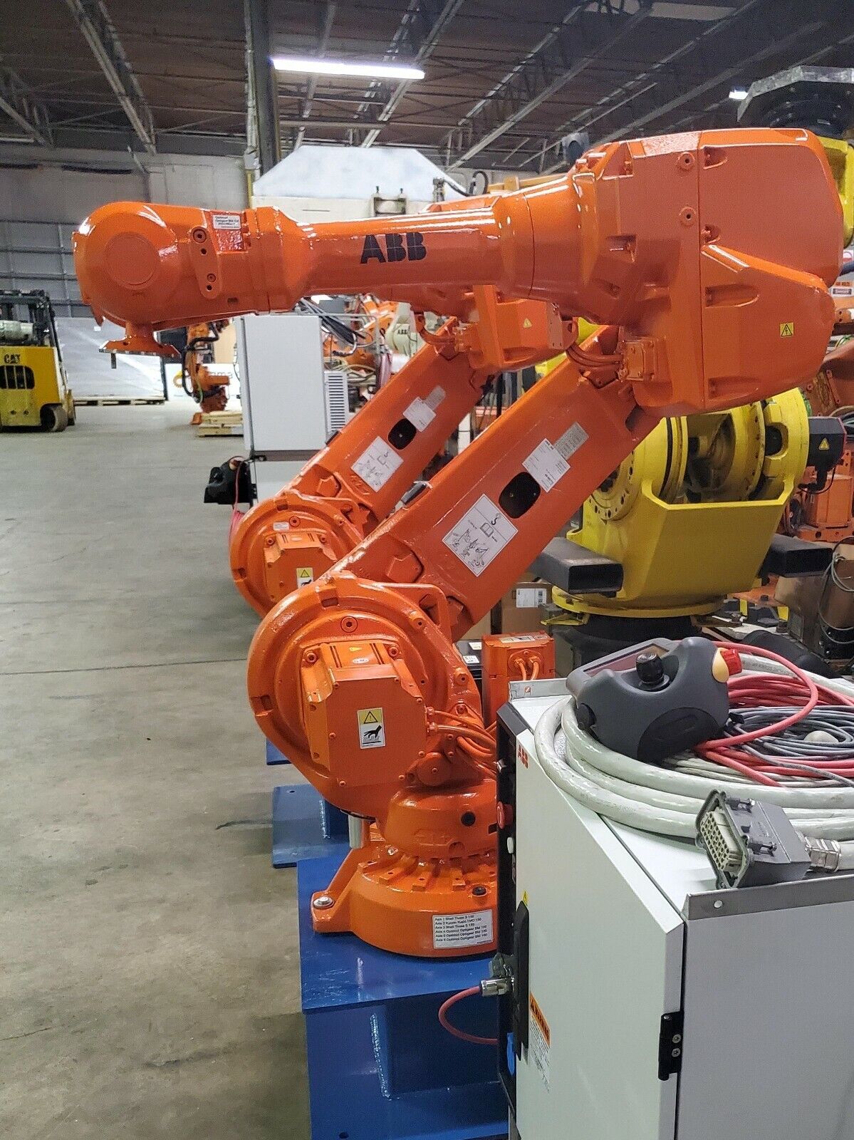 ABB IRB 4600 Robot IRC5 Controller 60 Kg Payload w/ Absolute Accuracy ...