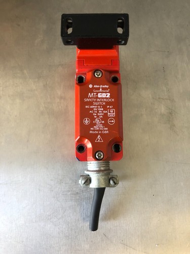 Allen Bradley 440K-MT55087 Guard Master Safety Interlock Switch MT-GD2 ...