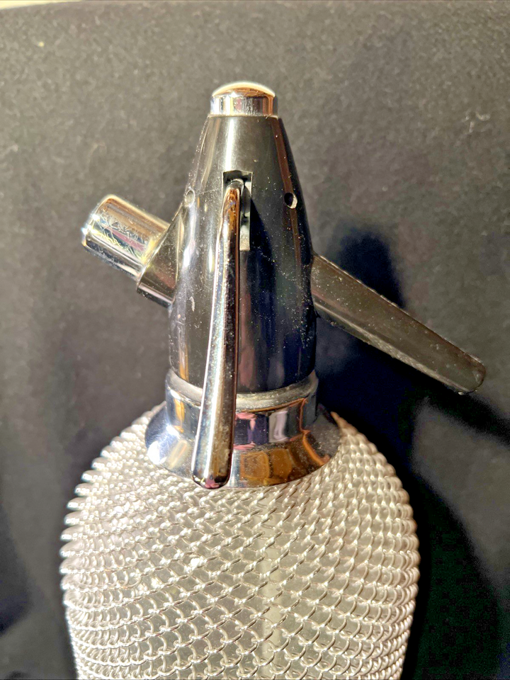 Vntg. Soda Siphon Glass Seltzer Bottle Mesh Covered Soda Dispenser Art ...