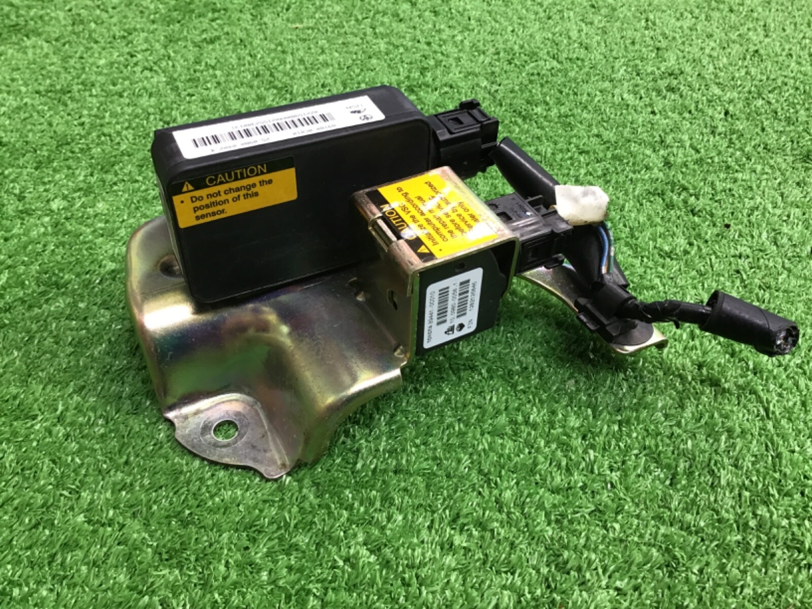 2001-2003 Toyota Sequoia Yaw Rate Stability Control VSC Speed Sensor ...