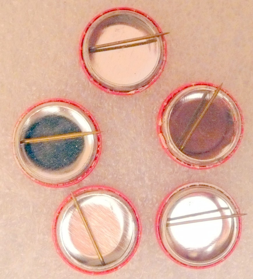 5 ORIGINAL WURLITZER BUTTONS w/ BACK SIDE PIN * for $25. Ya gotta have ...