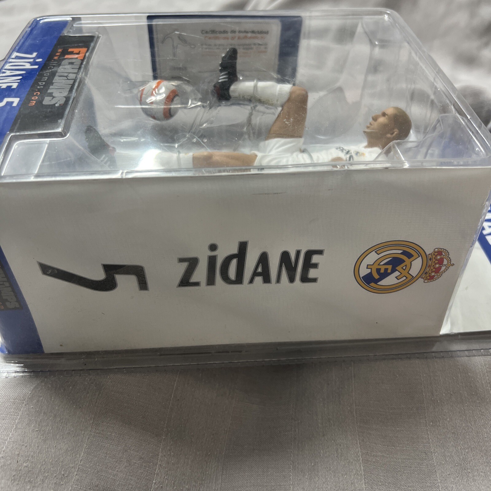 brand new collectors figurine zidane 5 / real madrid-FT CHAMPS/ box ...